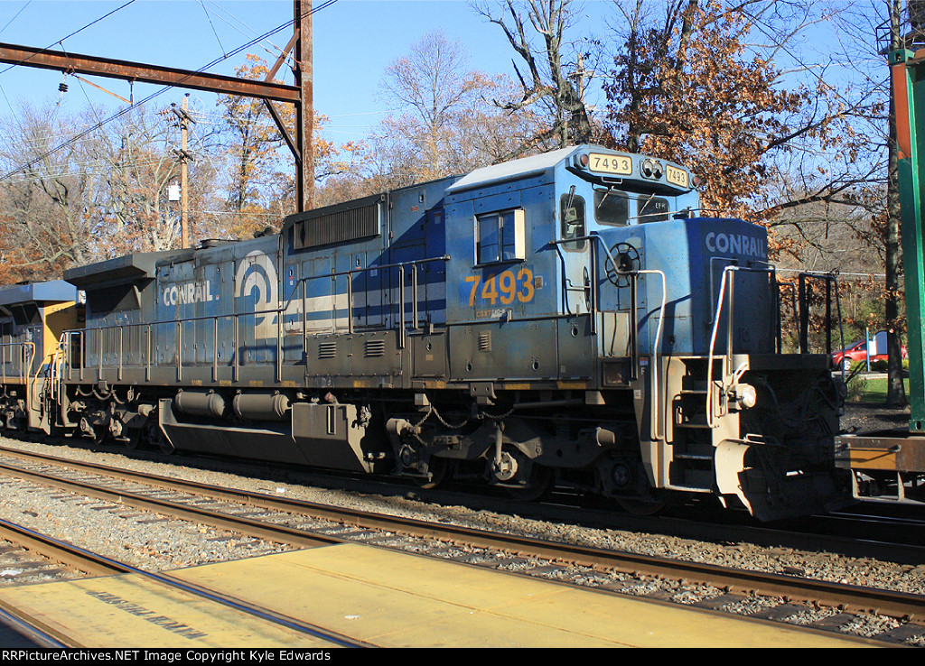 CSX C40-8 #7493 on Q702-13